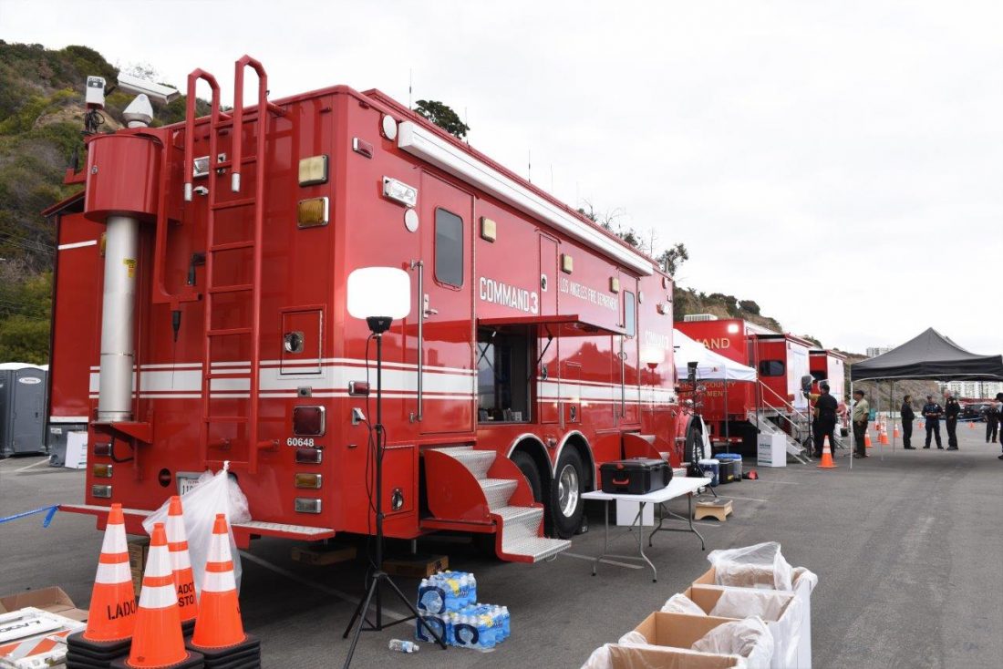 LAFD Using Will Rogers Beach Parking Lot as Command Post for Palisades ...
