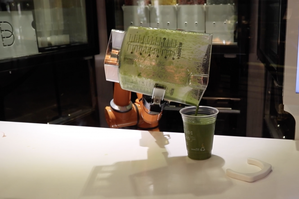Smoothie Robot Creates 9 Drinks at Once - Yo! Venice!
