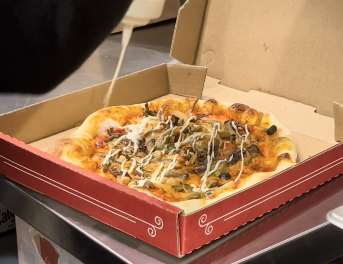 (Video) Look Inside Palisades Village’s New Pop-Up Pizzeria - Yo! Venice!
