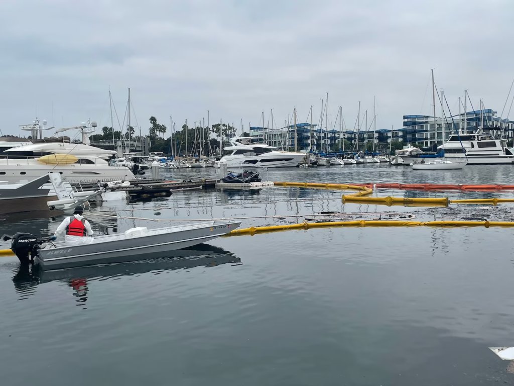 Coast Guard Completes Marina Del Rey Yacht Fire Fuel Cleanup Yo Venice